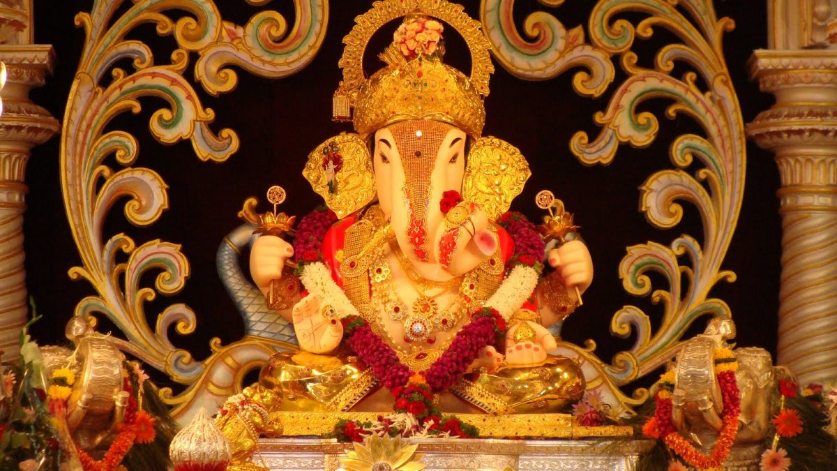 Why Offer Flowers And Fruits To Lord Ganesha? – Indiafacts